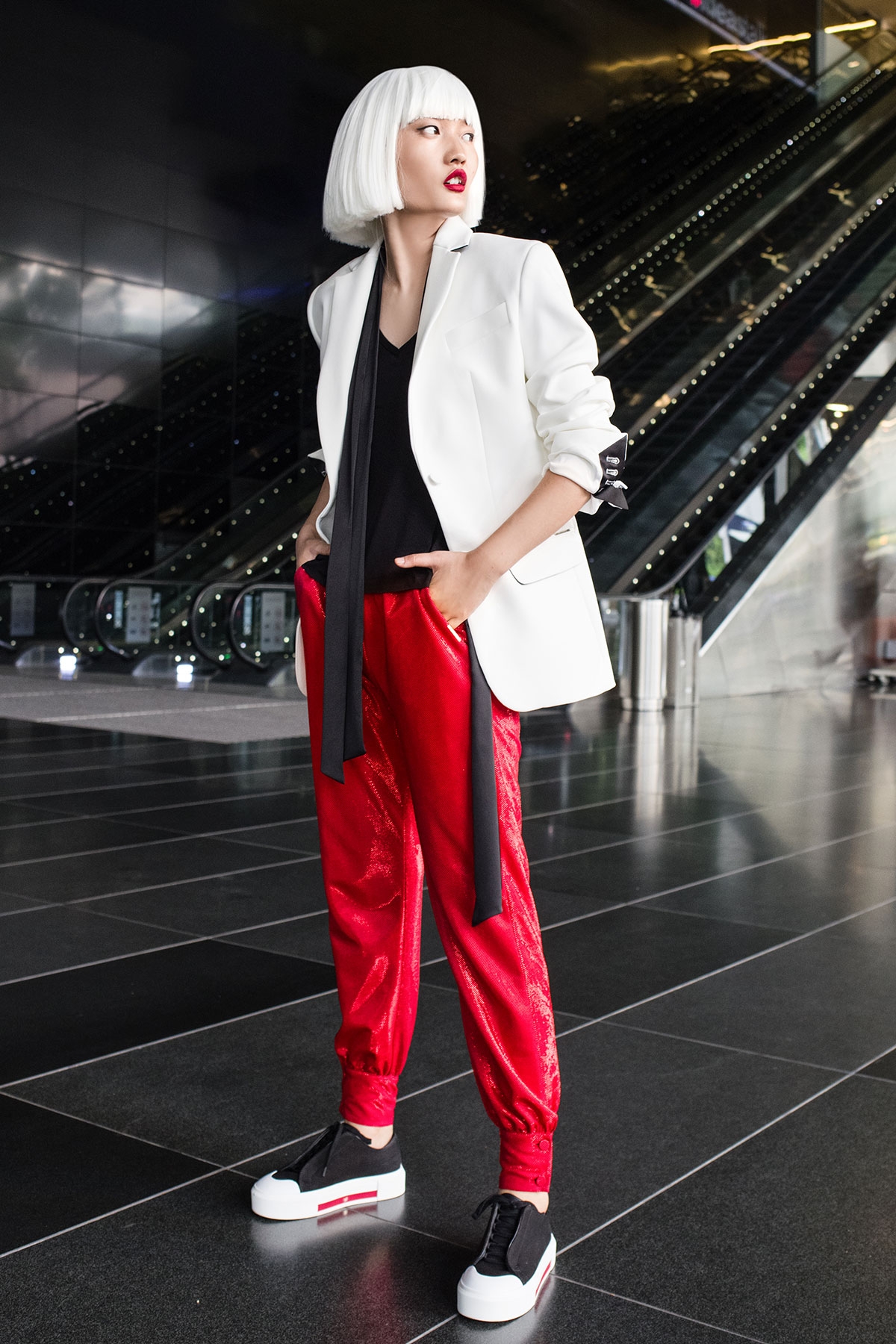 SACOU ALB OVER-SIZED CU DETALII NEGRE - STYLAND